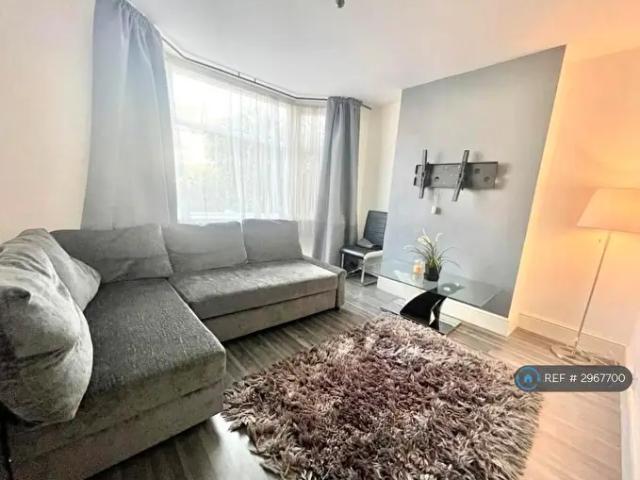 3 Bedroom Semi Detached House To Rent In Siddeley Avenue, Coventry, CV3