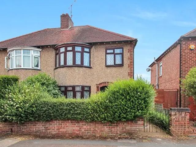 3 Bedroom Semi Detached House To Rent In Talbot Road, Rushden, NN10