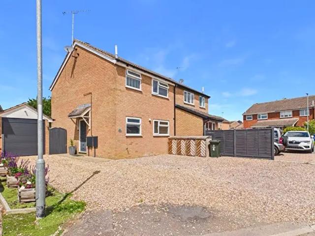 3 Bedroom Semi Detached House To Rent In Tennyson Close, Towcester, NN12