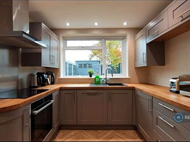 3 Bedroom Semi Detached House To Rent In The Crescent, Stapleford, Nottingham, NG9