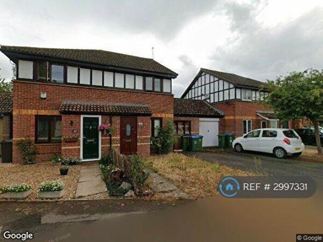 3 Bedroom Semi Detached House To Rent In The Pastures, Aylesbury, HP20