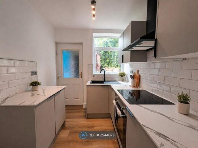 3 Bedroom Semi Detached House To Rent In Thurlington Road, Leicester, LE3