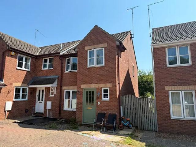 3 Bedroom Semi Detached House To Rent In Towcester, NN12