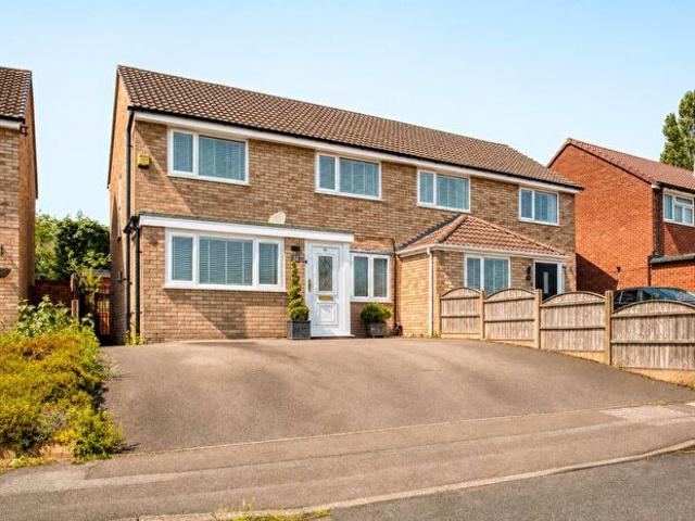 3 Bedroom Semi Detached House To Rent In Waveney Close, Allestree, Derby, DE22