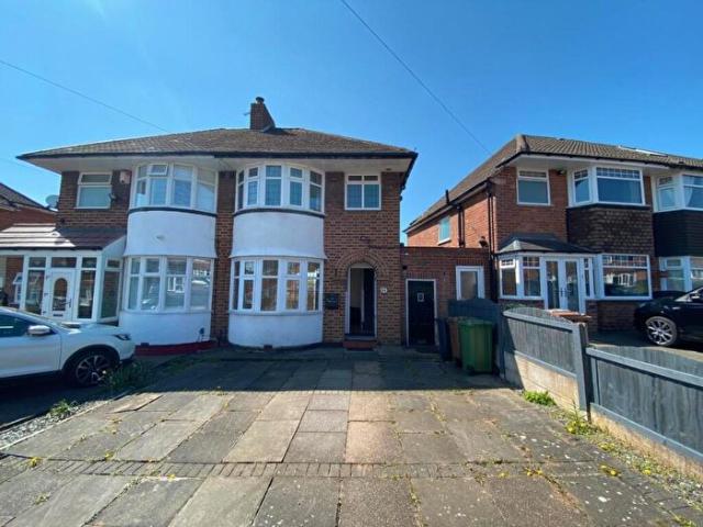 3 Bedroom Semi Detached House To Rent In Wichnor Road, Solihull, B92