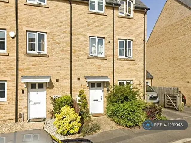 3 Bedroom Semi Detached House To Rent In Wilkinson Place, Witney, OX28