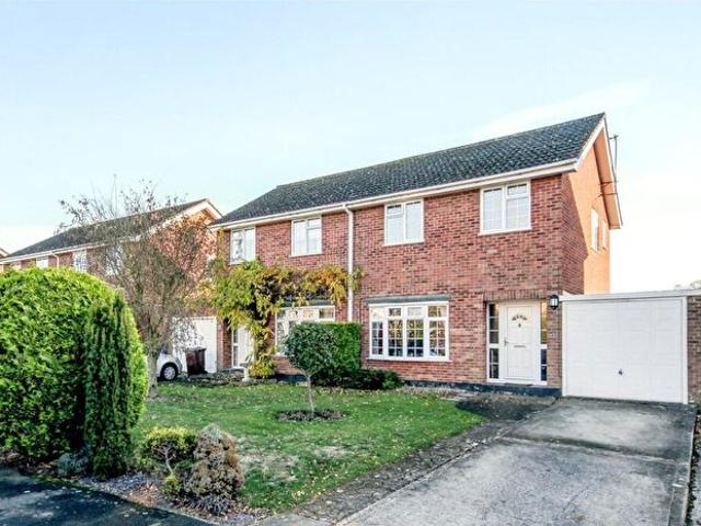 3 Bedroom Semi Detached House To Rent In Willow Way, Begbroke, Oxfordshire, OX5