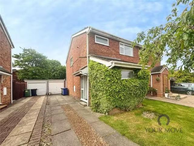 3 bedroom Semi Detached House to rent, Linfield Gardens, Dudle.
