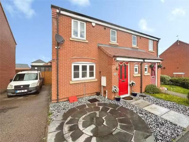 3 bedroom Semi Detached House to rent, Long Meadow Way, Birsta.