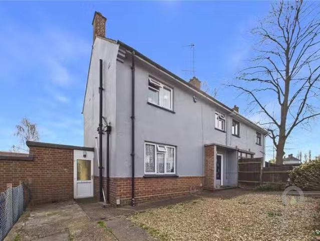 3 bedroom Semi Detached House to rent, Pembroke Road, Northamp.