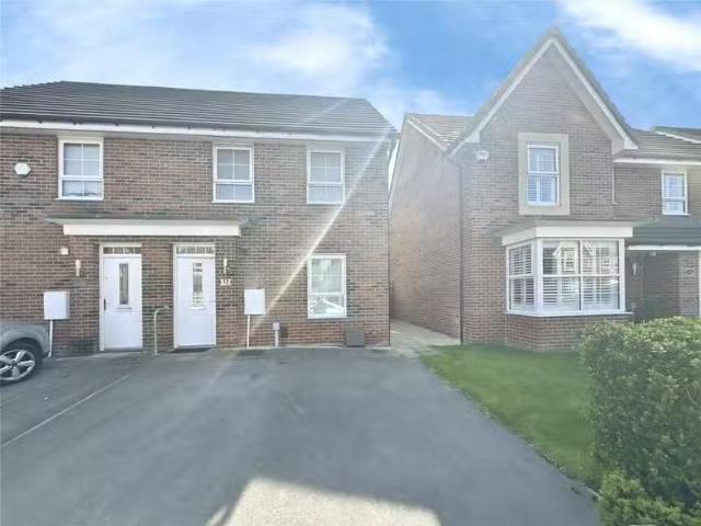 3 bedroom Semi Detached House to rent, Popular Mews, Doncaster.