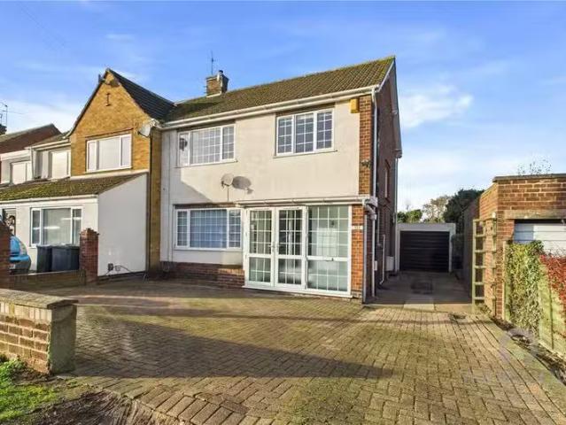 3 bedroom Semi Detached House to rent, Rawley Crescent, Northa.