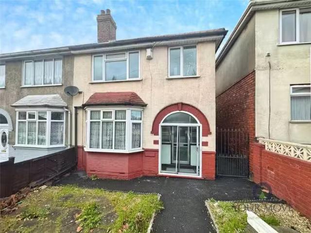 3 bedroom Semi Detached House to rent, Stourbridge Road, Dudle.