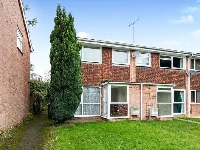 3 bedroom Semi Detached House to rent, Stratton Road, Basingst.
