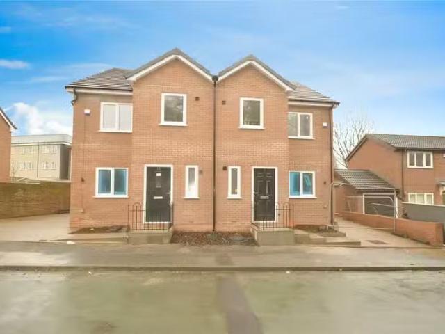 3 bedroom Semi Detached House to rent, Sweetbriar Road, Wolver.