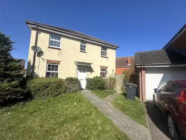 3 bedroom Semi Detached House to rent, Salk Road, Gorleston, N.