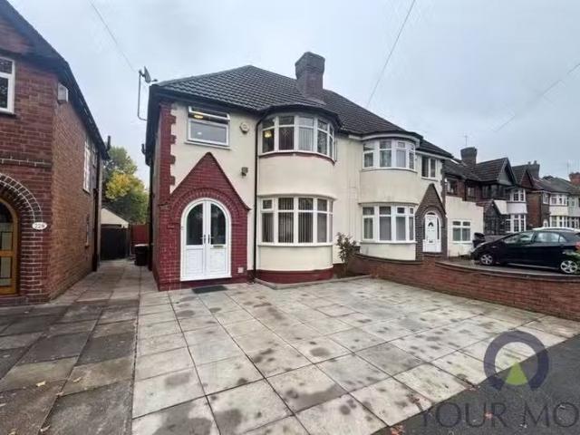 3 bedroom Semi Detached House to rent, School Road, Hall Green.