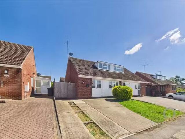 3 bedroom Semi Detached House to rent, Sherwood Avenue, Kingst.