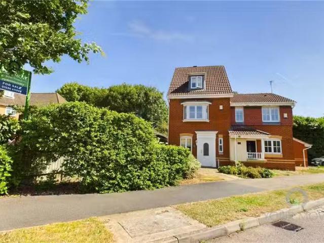 3 bedroom Semi Detached House to rent, Thurston Drive, Ketteri.
