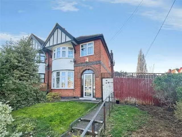 3 bedroom Semi Detached House to rent, Wyngate Drive, Leiceste.
