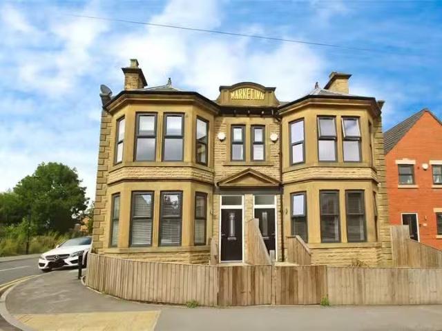 3 bedroom Semi Detached House to rent, Wortley Road, High Gree.