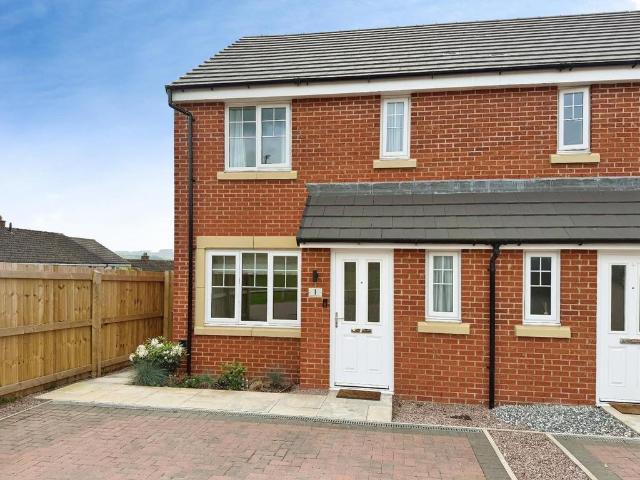 3 bedroom semi detached house to rent