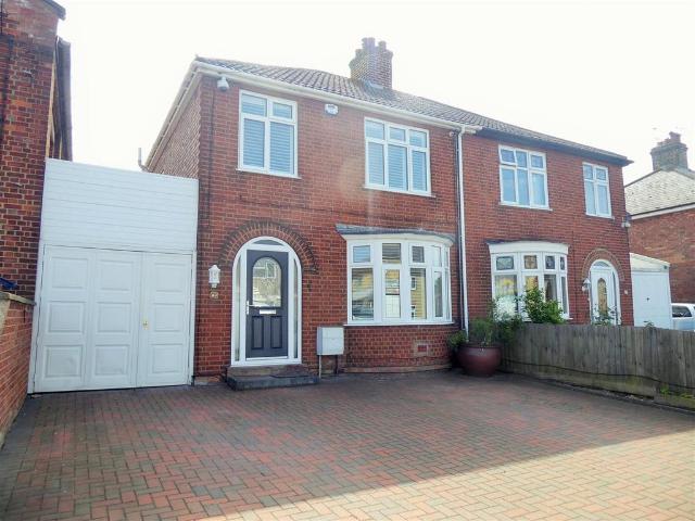 3 bedroom semi detached house to rent