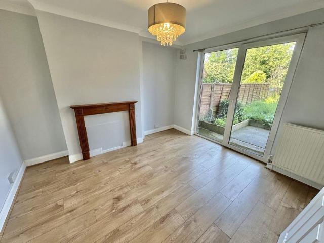 3 bedroom semi detached house to rent