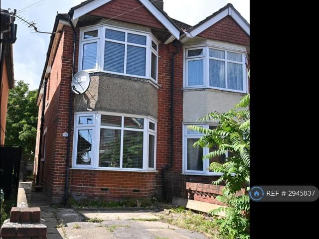 3 bedroom semi detached house to rent