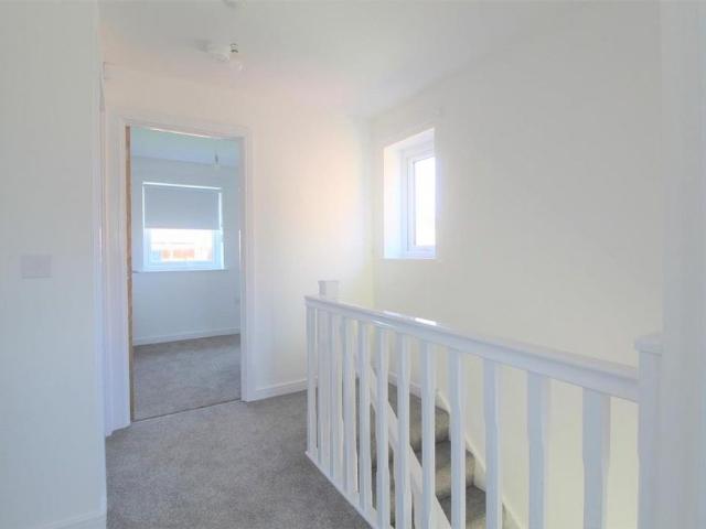 3 bedroom semi detached house to rent