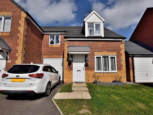 3 bedroom semi detached house to rent