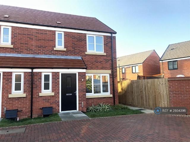 3 bedroom semi detached house to rent