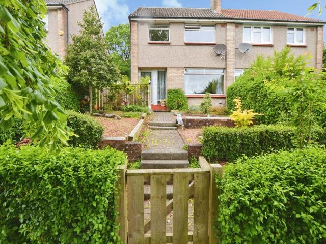 3 bedroom semi detached house to rent