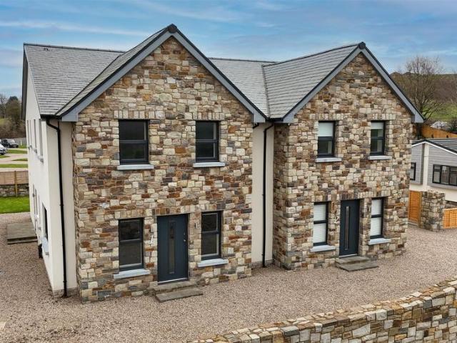 3 bedroom semi detached house to rent