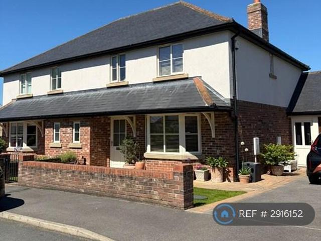 3 bedroom semi detached house to rent