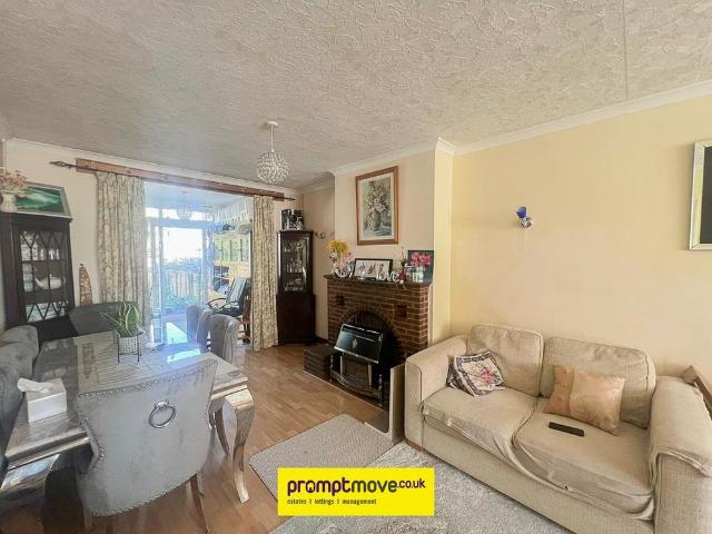 3 bedroom semi detached house to rent