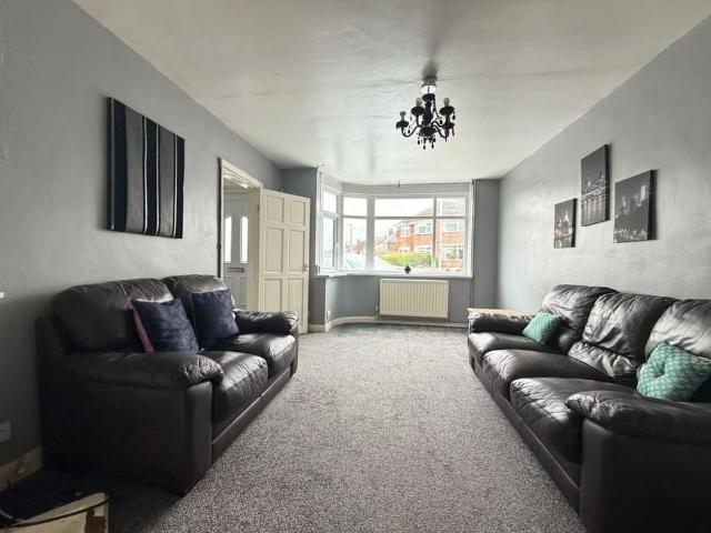 3 bedroom semi detached house to rent