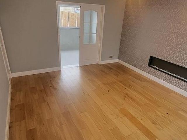 3 bedroom semi detached house to rent
