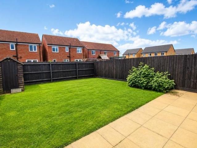 3 bedroom semi detached house to rent