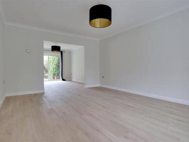 3 bedroom semi detached house to rent