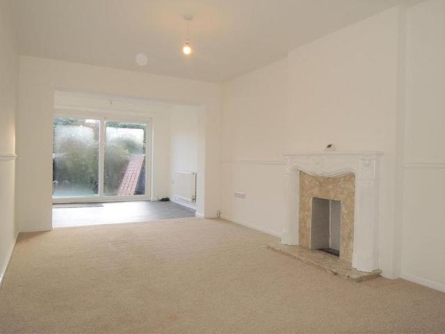 3 bedroom semi detached house to rent