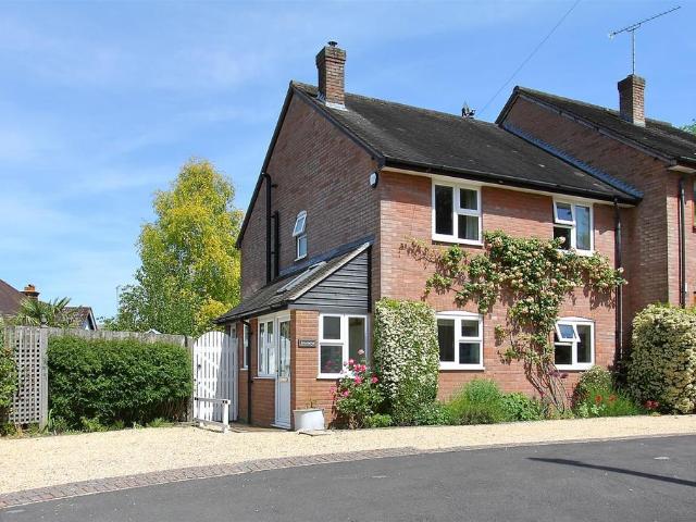3 bedroom semi detached house to rent