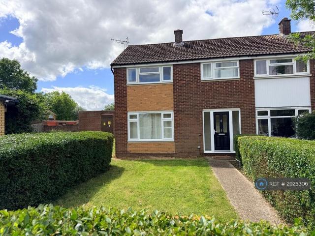 3 bedroom semi detached house to rent