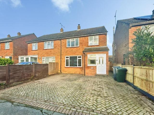 3 bedroom semi detached house to rent