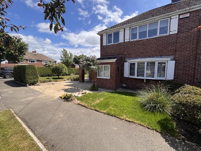 3 bedroom semi detached house to rent
