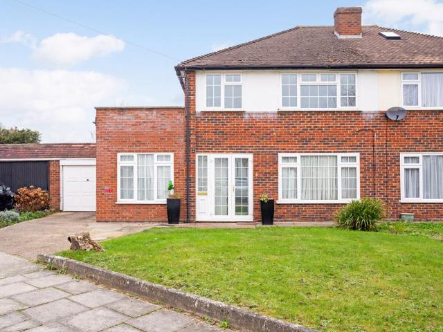 3 bedroom semi detached house to rent