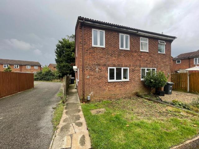 3 bedroom semi detached house to rent