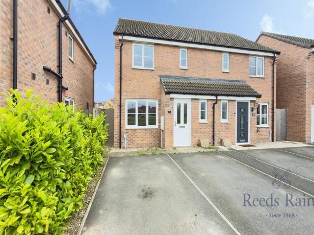 3 bedroom semi detached house to rent