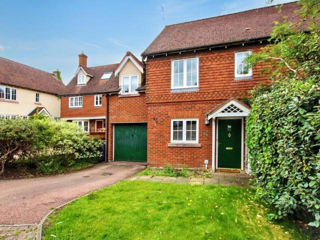 3 bedroom semi detached house to rent
