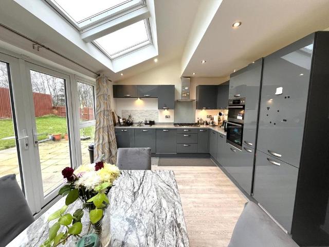 3 bedroom semi detached house to rent